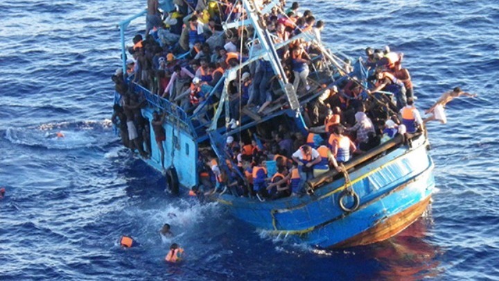 Την κράτηση των μεταναστών σε πλοία προτείνουν οι υπ. Εσωτερικών ...